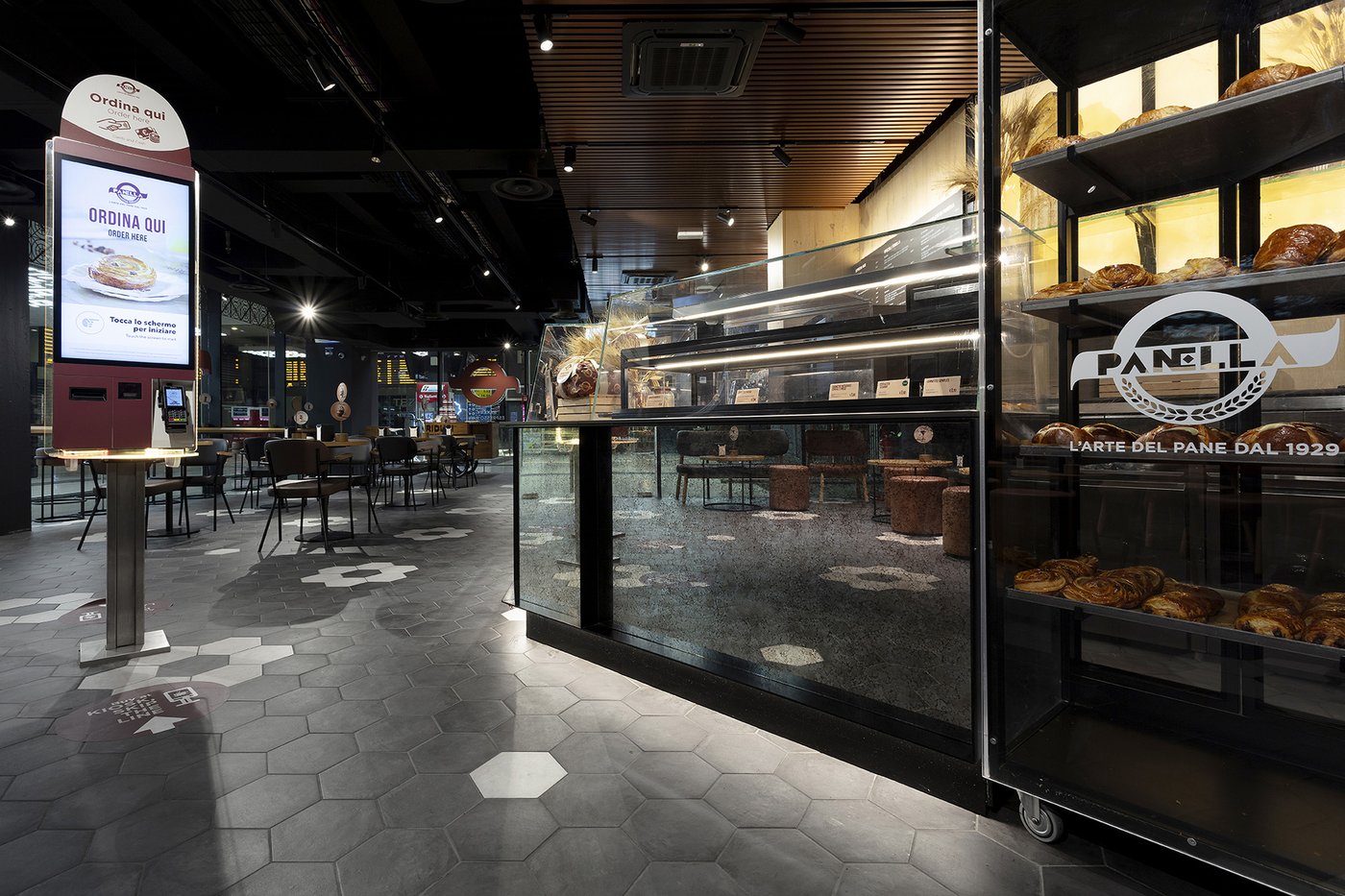 Panella Bakery Espresso bar: new floors with encaustic tiles | Marca Corona