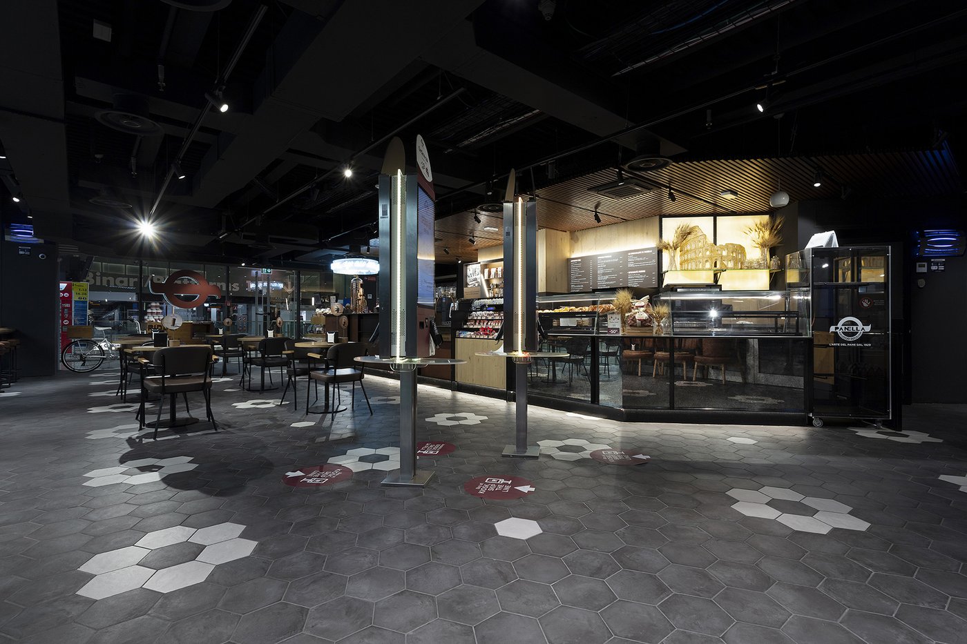 Panella Bakery Espresso bar: new floors with encaustic tiles | Marca Corona
