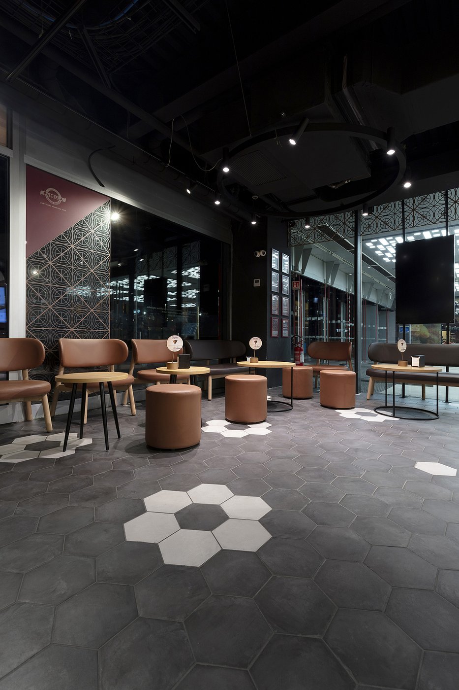 Panella Bakery Espresso bar: new floors with encaustic tiles | Marca Corona